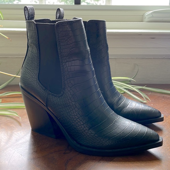 Steve Madden | Shoes | Steve Madden Snake Boots | Poshmark